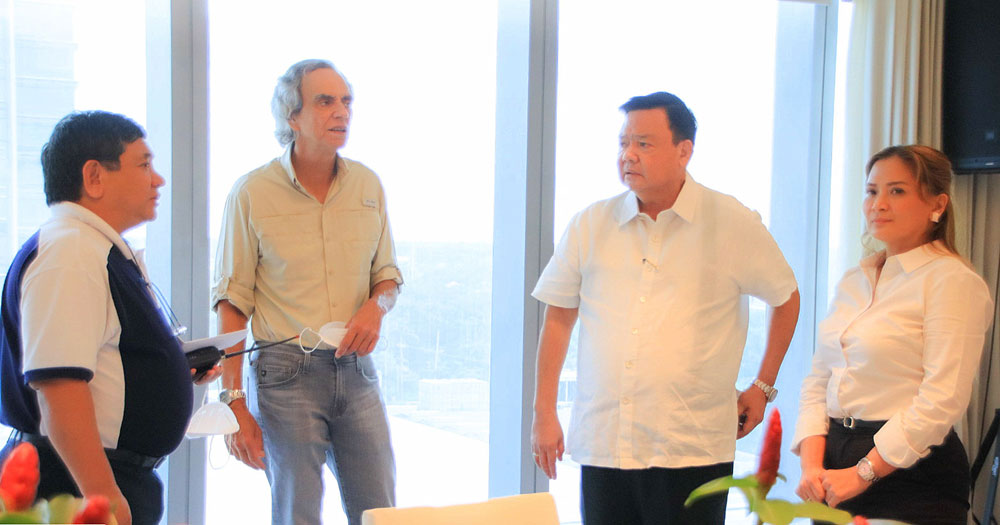 Billionaire Enrique Razon Jr. visits Iloilo City