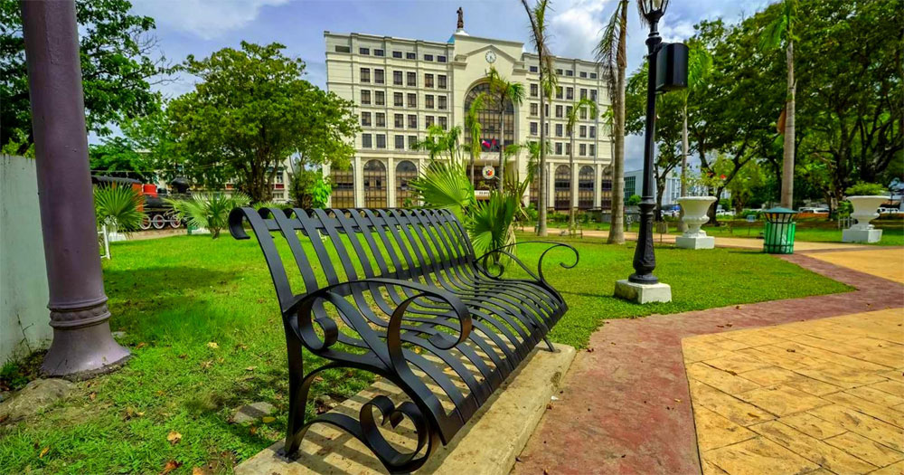 Benches installed in Plaza Libertad