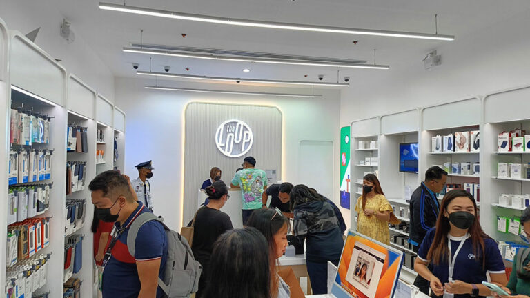 The Loop by Power Mac Center opens in Iloilo City