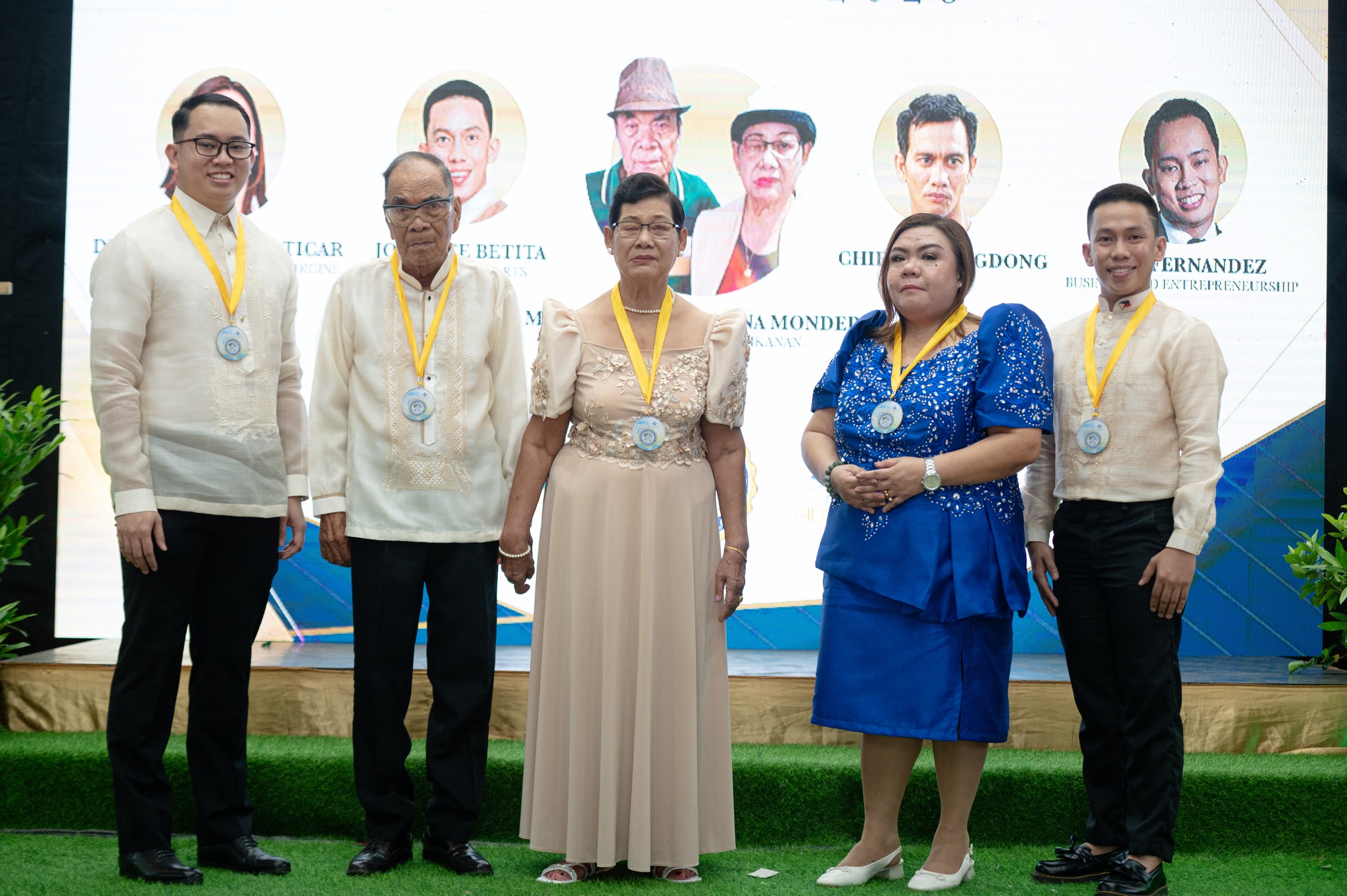 Dungganon nga Barotacnon 2023 honors ‘inspiring professionals’