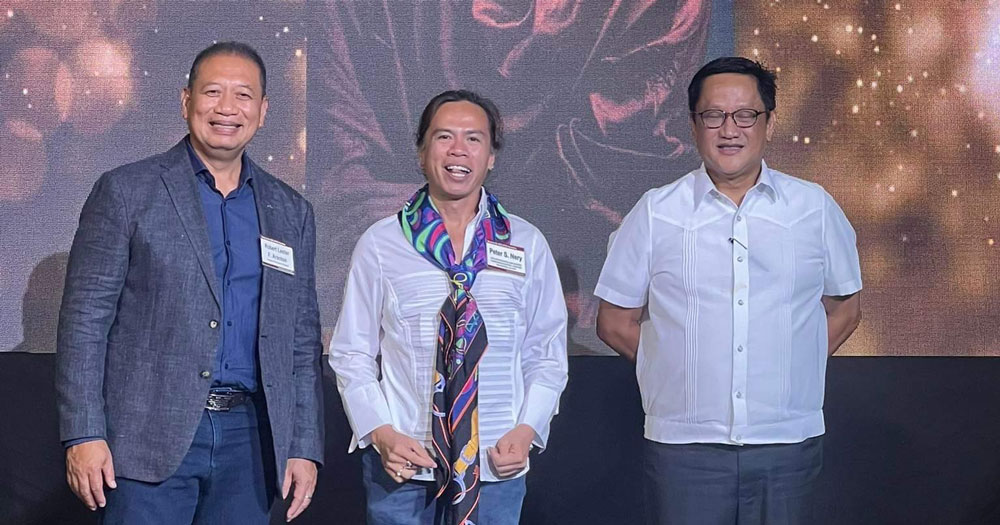 Ilonggo artist-writer feted with 2023 UPAA Distinguished Alumnus Award