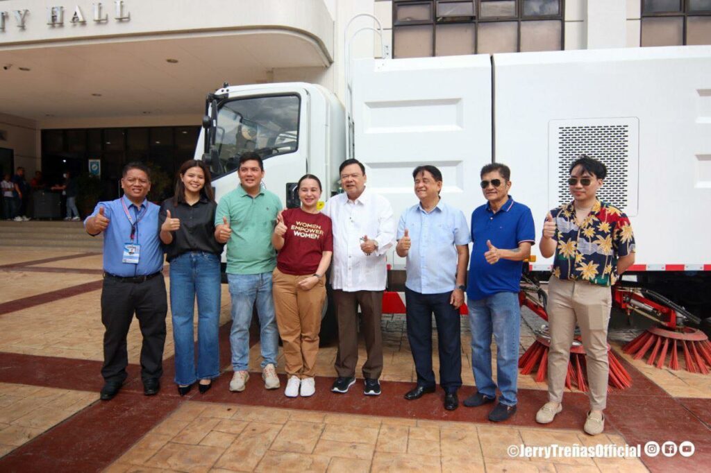 Vacuum sweeper truck to clean Iloilo City streets