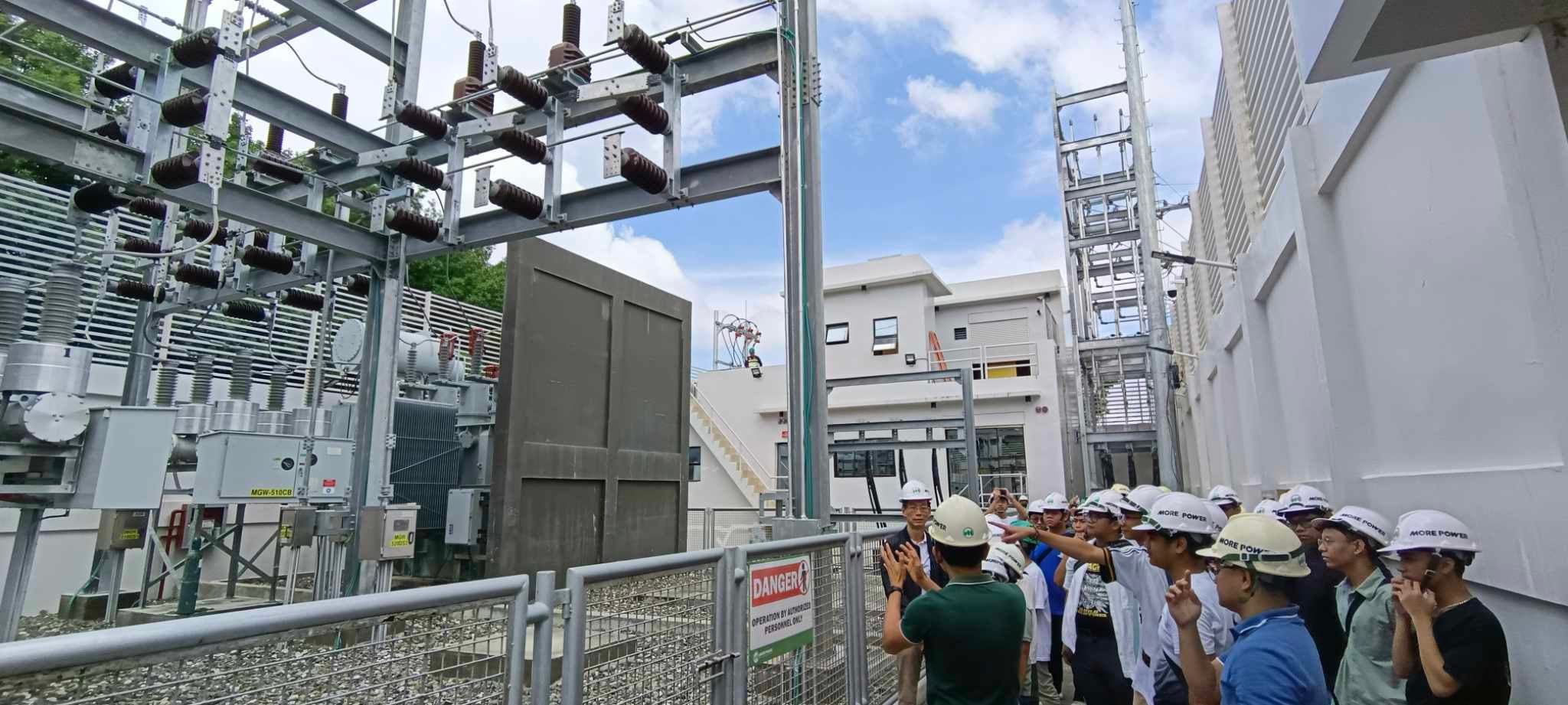 Students gain insight into modern power distribution of MORE Power